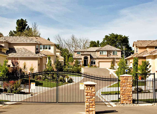 A Homeowner’s Guide to HOAs | Pennymac